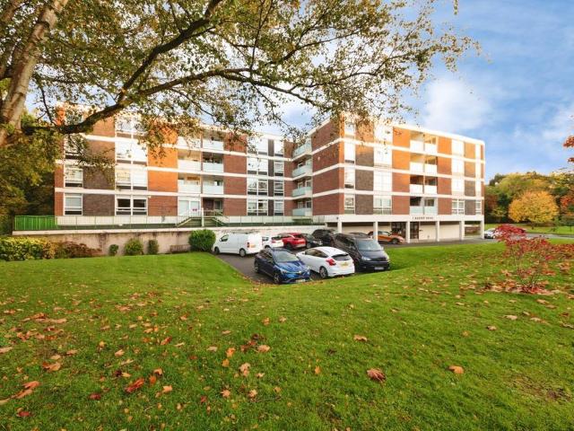2 bedroom flat for sale