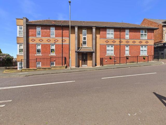 2 bedroom flat for sale