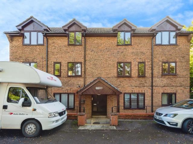 2 bedroom flat for sale