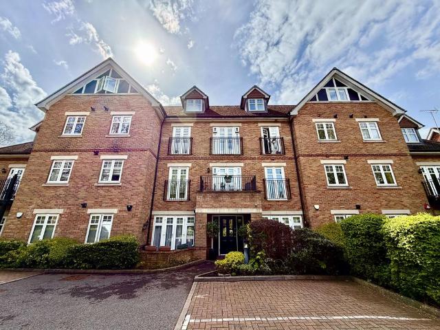 2 bedroom flat for sale