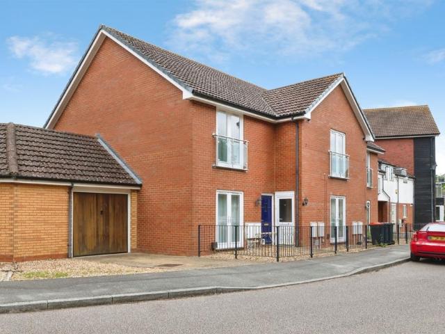 2 bedroom flat for sale