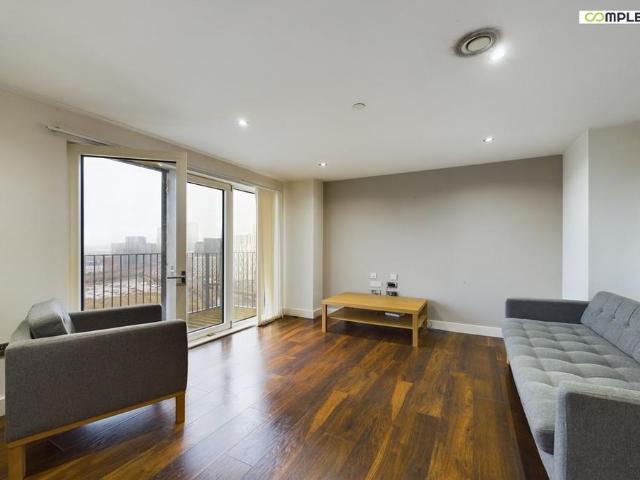 2 bedroom flat for sale