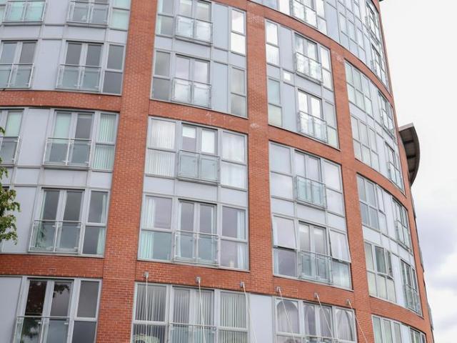 2 bedroom flat for sale