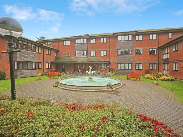 2 bedroom flat for sale