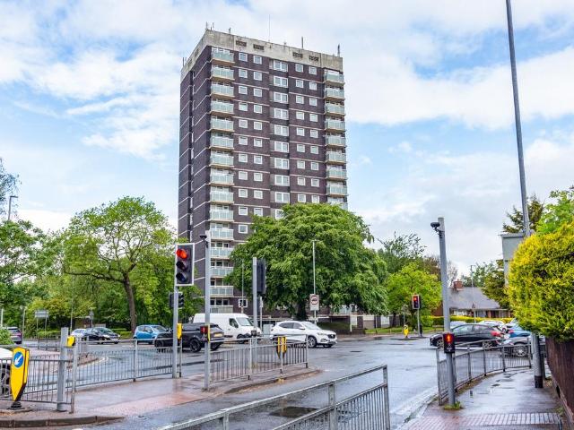 2 bedroom flat for sale