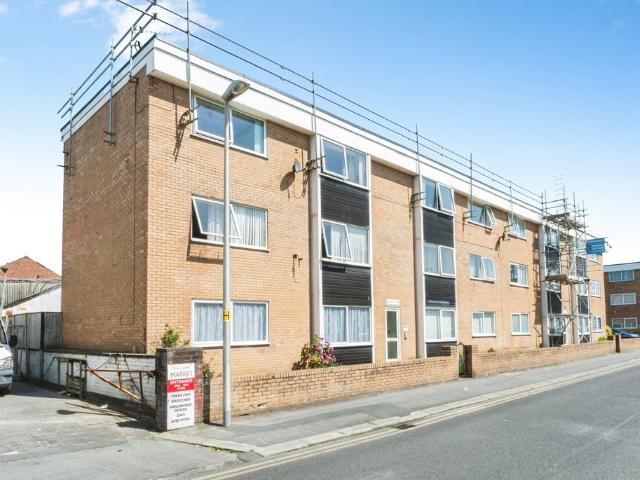 2 bedroom flat for sale