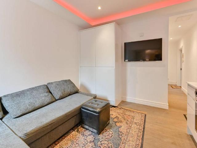 1 bedroom flat for sale
