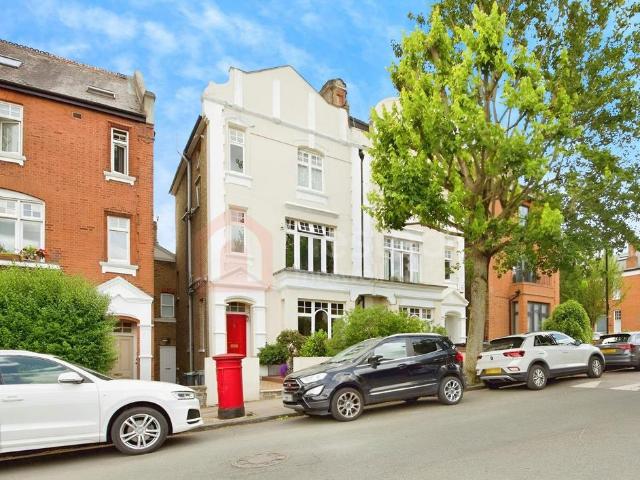 2 bedroom flat for sale