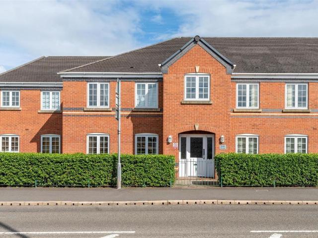 2 bedroom flat for sale