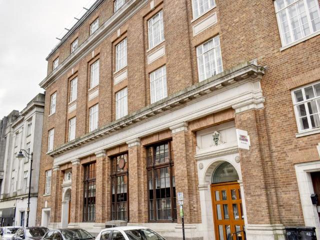 2 bedroom flat for sale