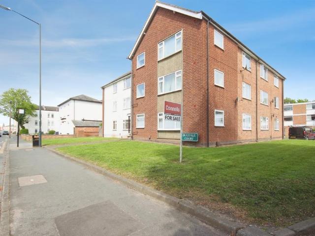 2 bedroom flat for sale