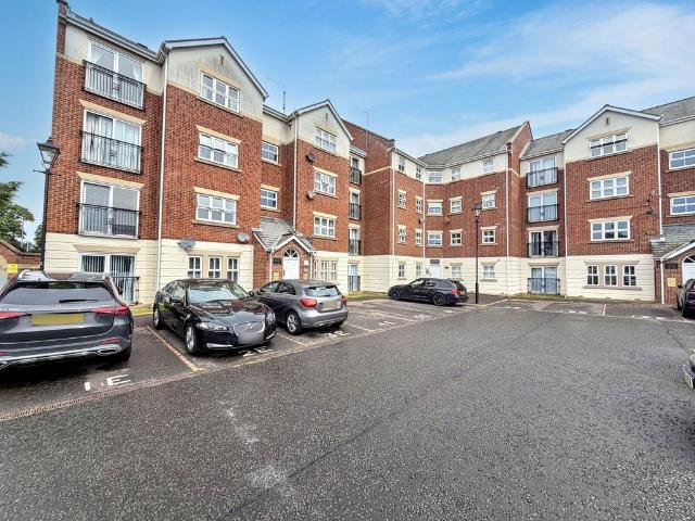 2 bedroom flat for sale