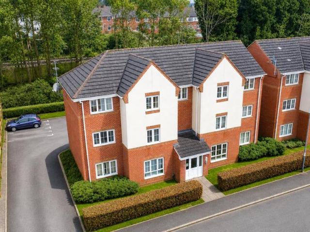 2 bedroom flat for sale