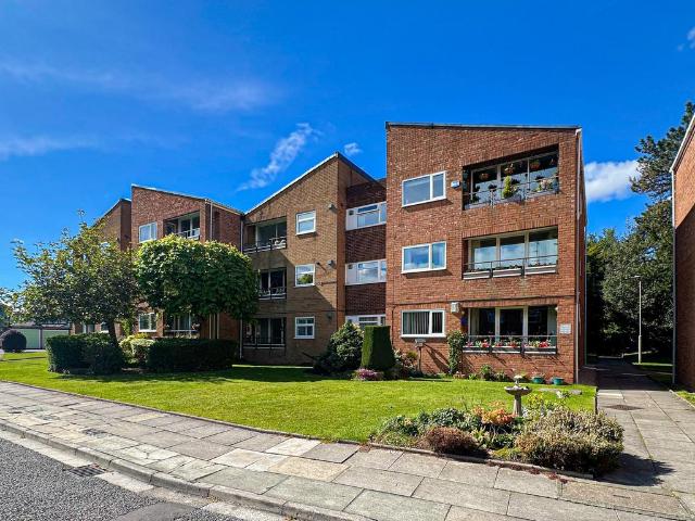 2 bedroom flat for sale