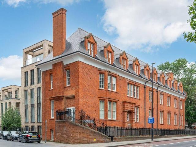 2 bedroom flat for sale