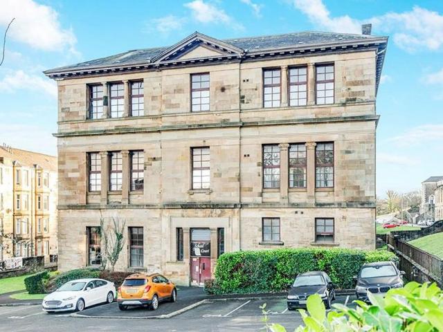 2 bedroom flat for sale