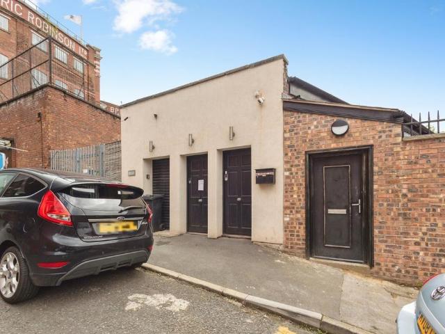 2 bedroom flat for sale