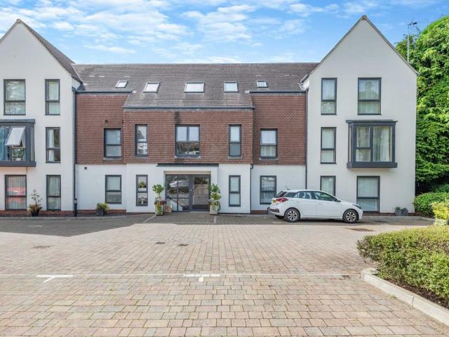 2 bedroom flat for sale