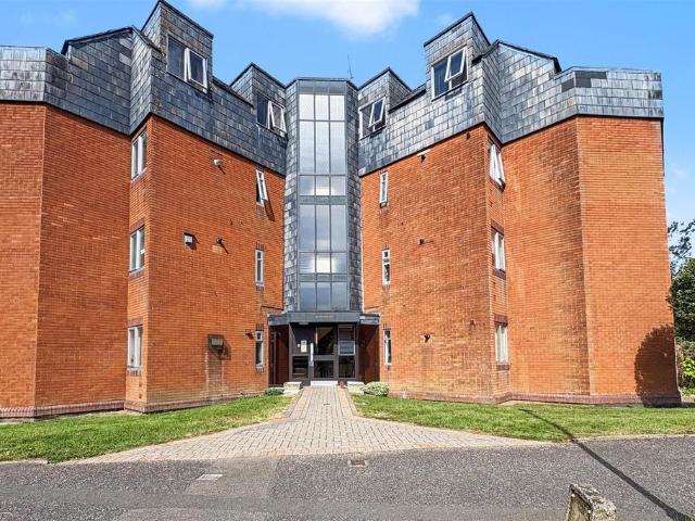 2 bedroom flat for sale