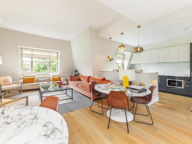 2 bedroom flat for sale