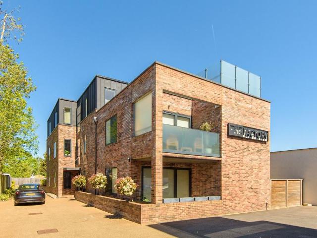 2 bedroom flat for sale