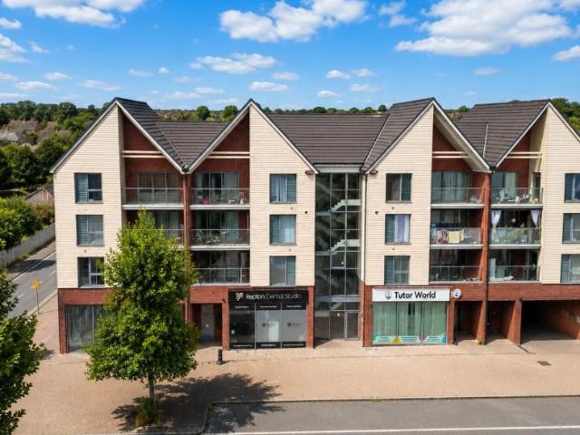 2 bedroom flat for sale