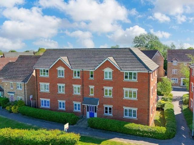 2 bedroom flat for sale