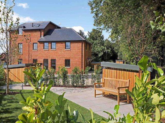 2 bedroom flat for sale