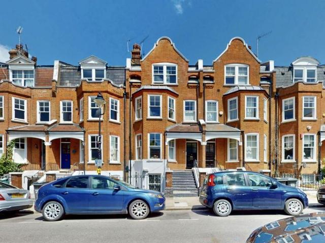 2 bedroom flat for sale