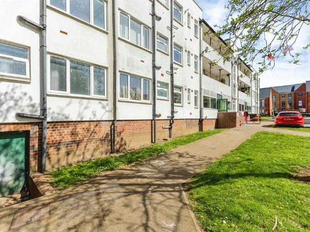 2 bedroom flat for sale