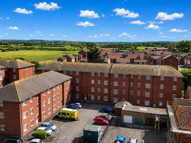 2 bedroom flat for sale