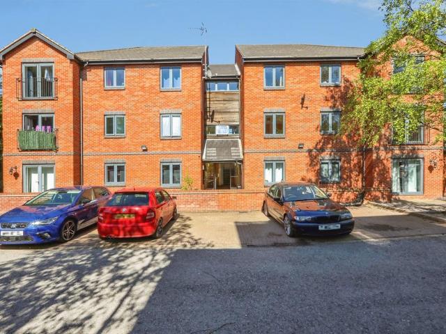 2 bedroom flat for sale