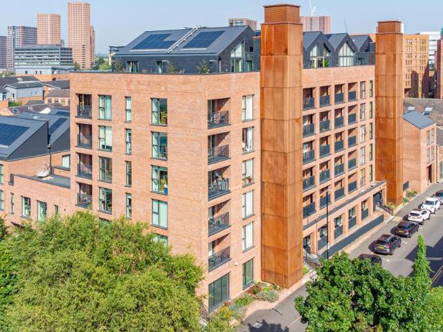 2 bedroom flat for sale