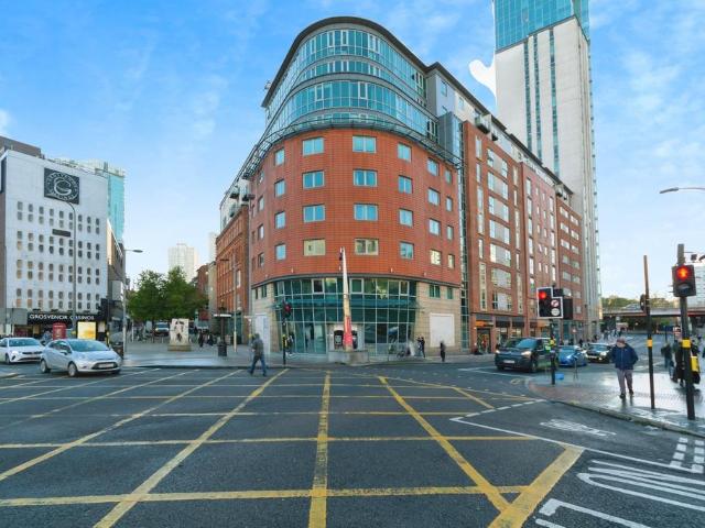 2 bedroom flat for sale