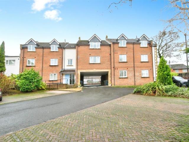 2 bedroom flat for sale