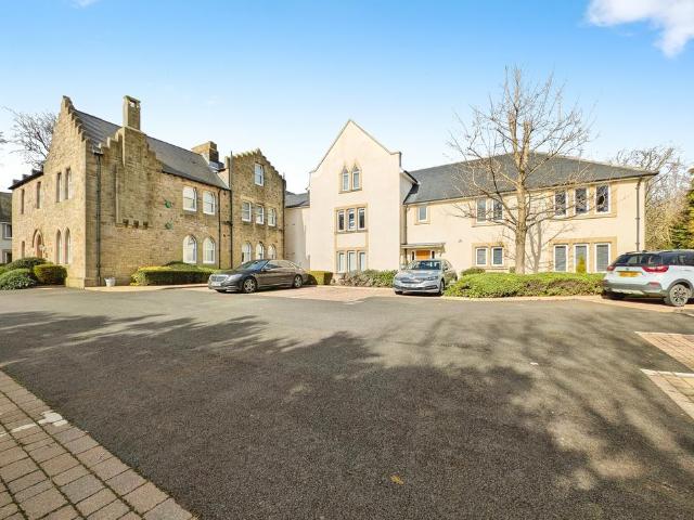 2 bedroom flat for sale