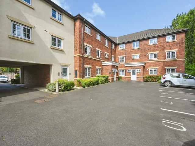 2 bedroom flat for sale