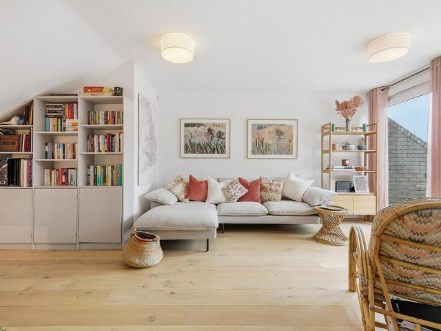 2 bedroom flat for sale