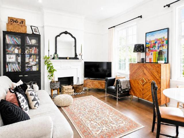 2 bedroom flat for sale