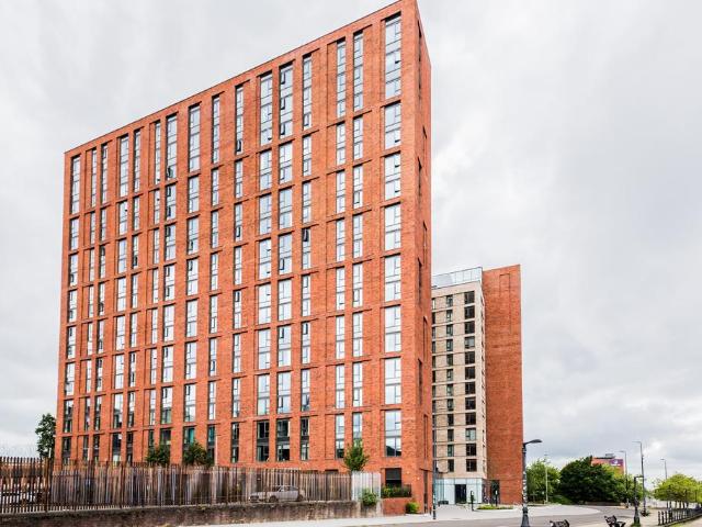 2 bedroom flat for sale