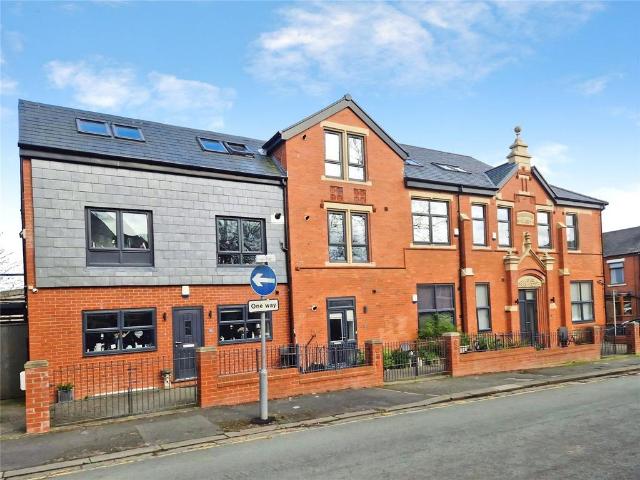2 bedroom flat for sale