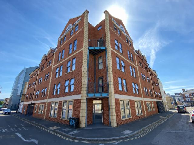 2 bedroom flat for sale