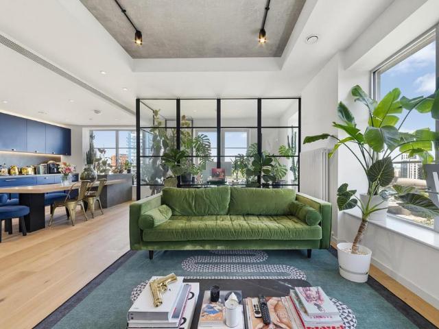 2 bedroom flat for sale