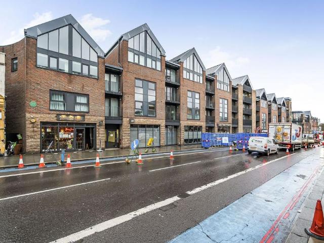2 bedroom flat for sale