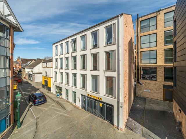 2 bedroom flat for sale