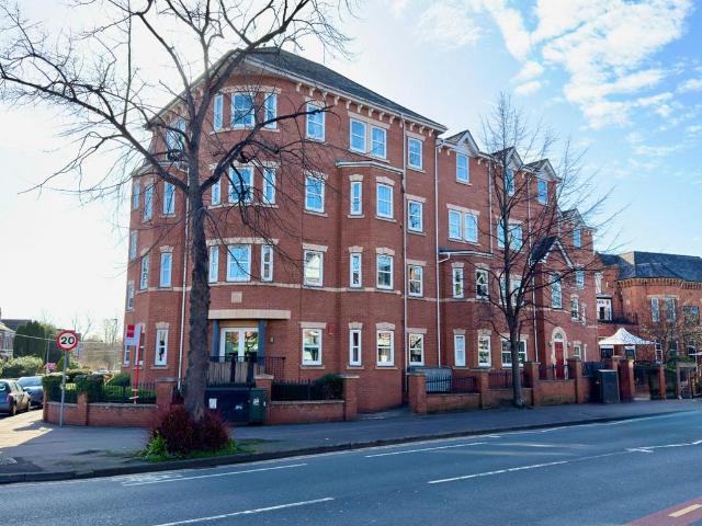 2 bedroom flat for sale