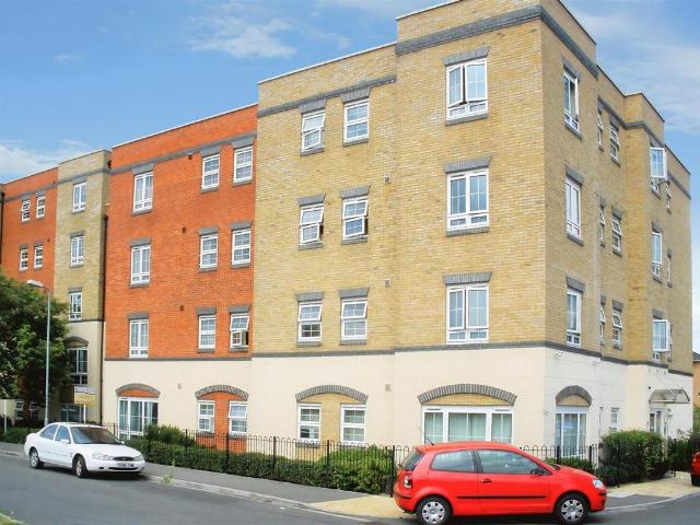 2 bedroom flat for sale