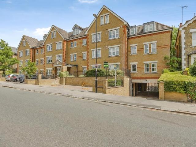 2 bedroom flat for sale