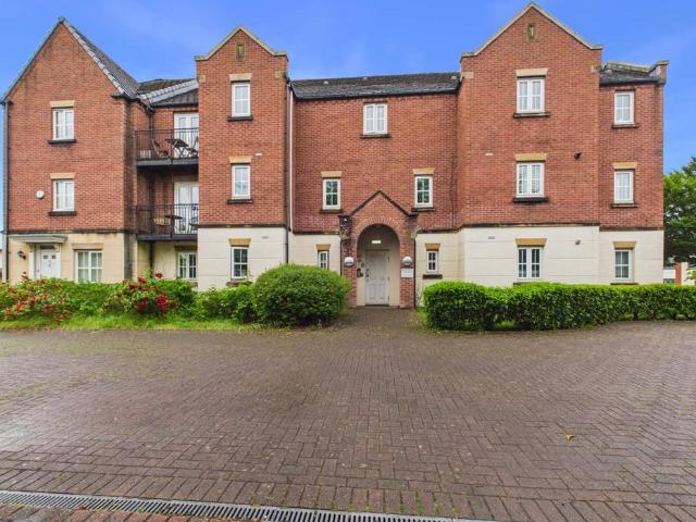 2 bedroom flat for sale