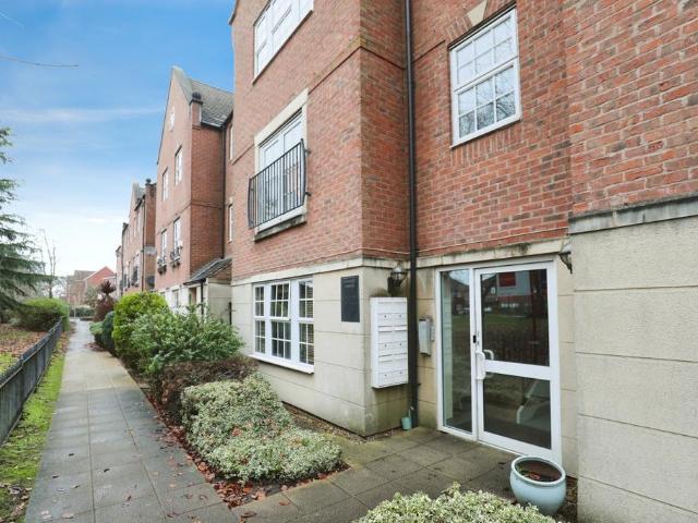 2 bedroom flat for sale